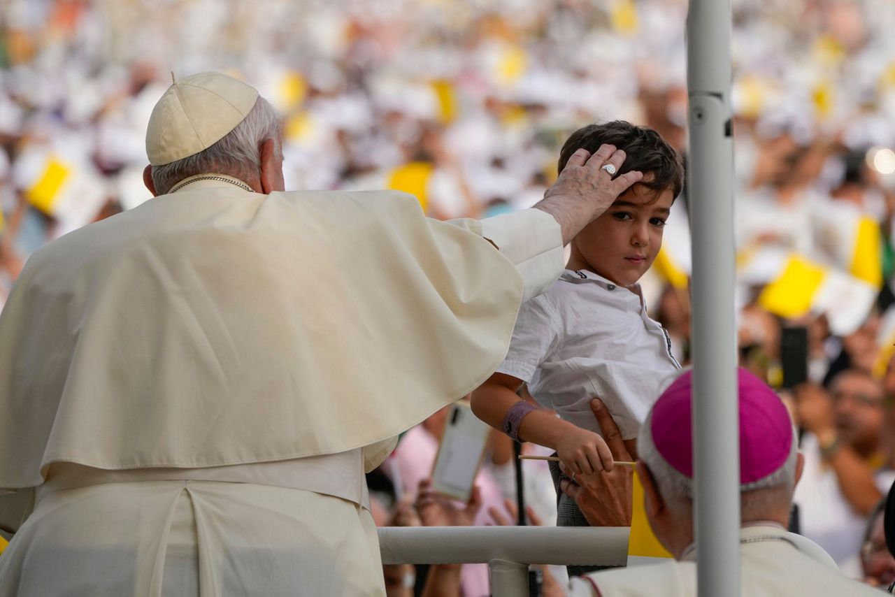 Thousands pack Bahrain national stadium for pope's main Mass