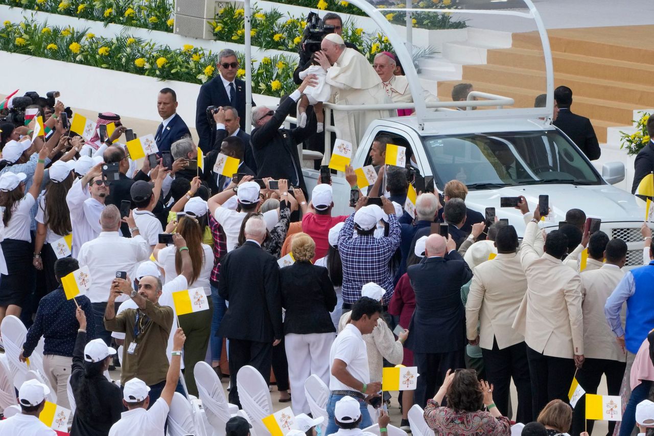 Thousands pack Bahrain national stadium for pope's main Mass