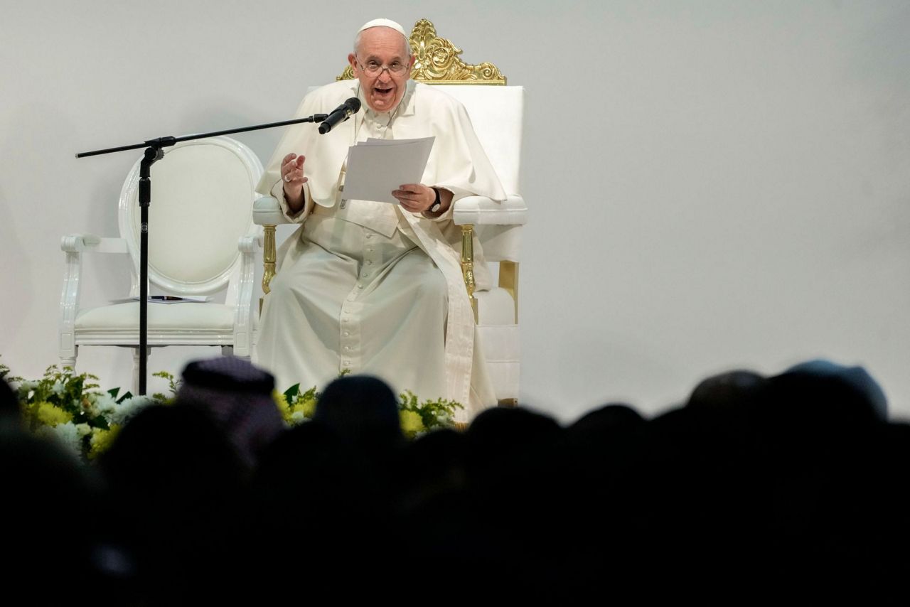 Thousands pack Bahrain national stadium for pope's main Mass