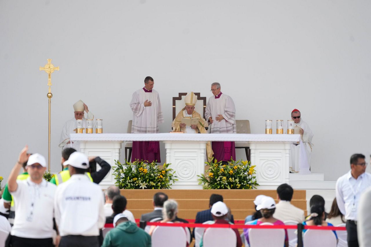 Thousands pack Bahrain national stadium for pope's main Mass