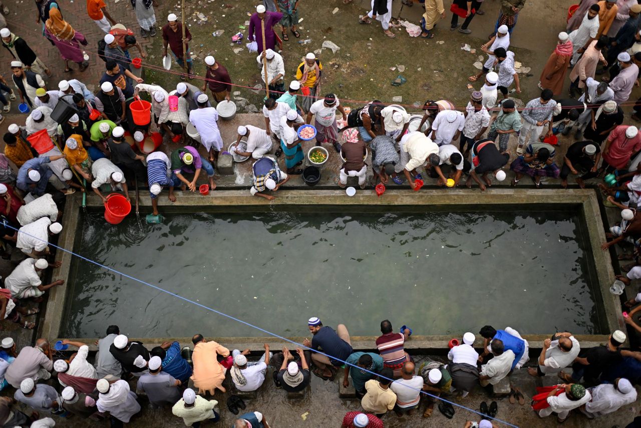 Tens of thousands of Muslims attend annual Biswa Ijtema event in Bangladesh