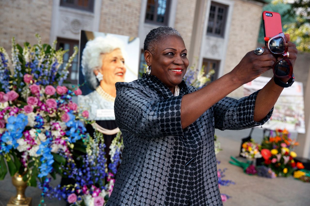 Hundreds celebrate former first lady Barbara Bush in Houston