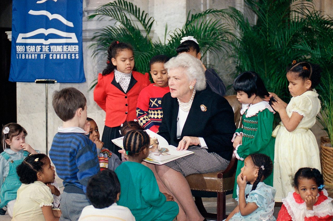 Public viewing of former first lady Barbara Bush to begin