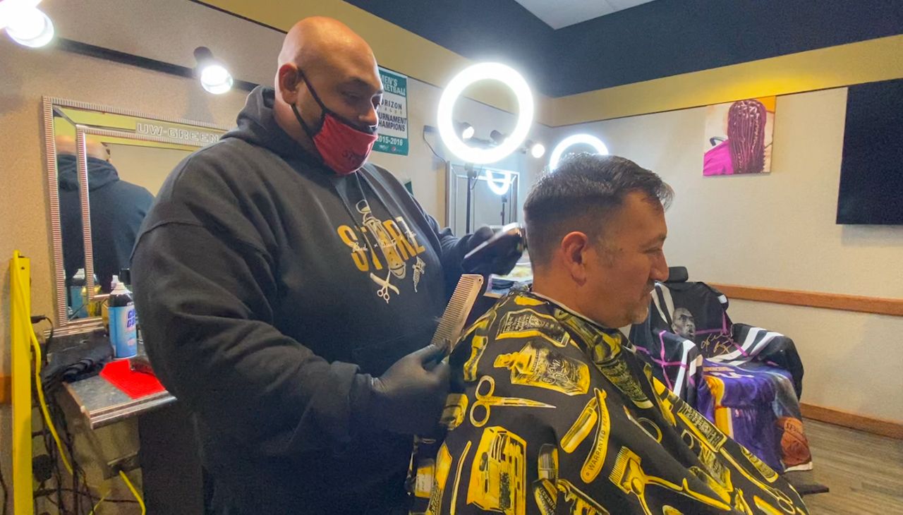 Starz Barber & Beauty Opens at UW Green Bay