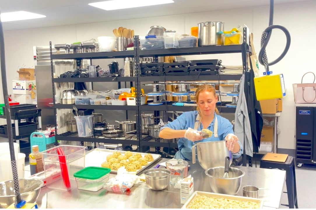 Menomonee Falls bakery cancels 'drag queen story hour'