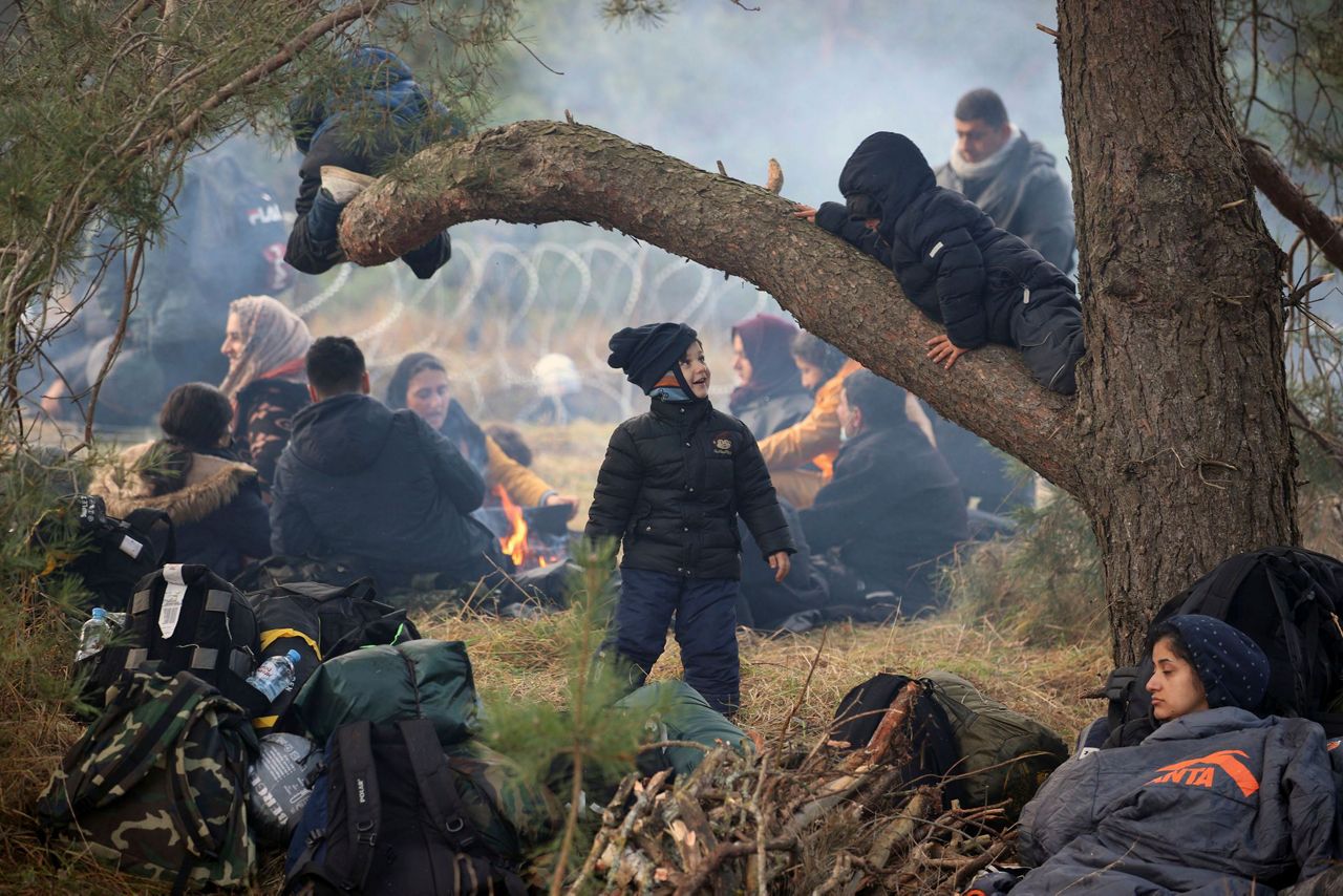 EXPLAINER: What's behind the crisis at Belarus-Poland border