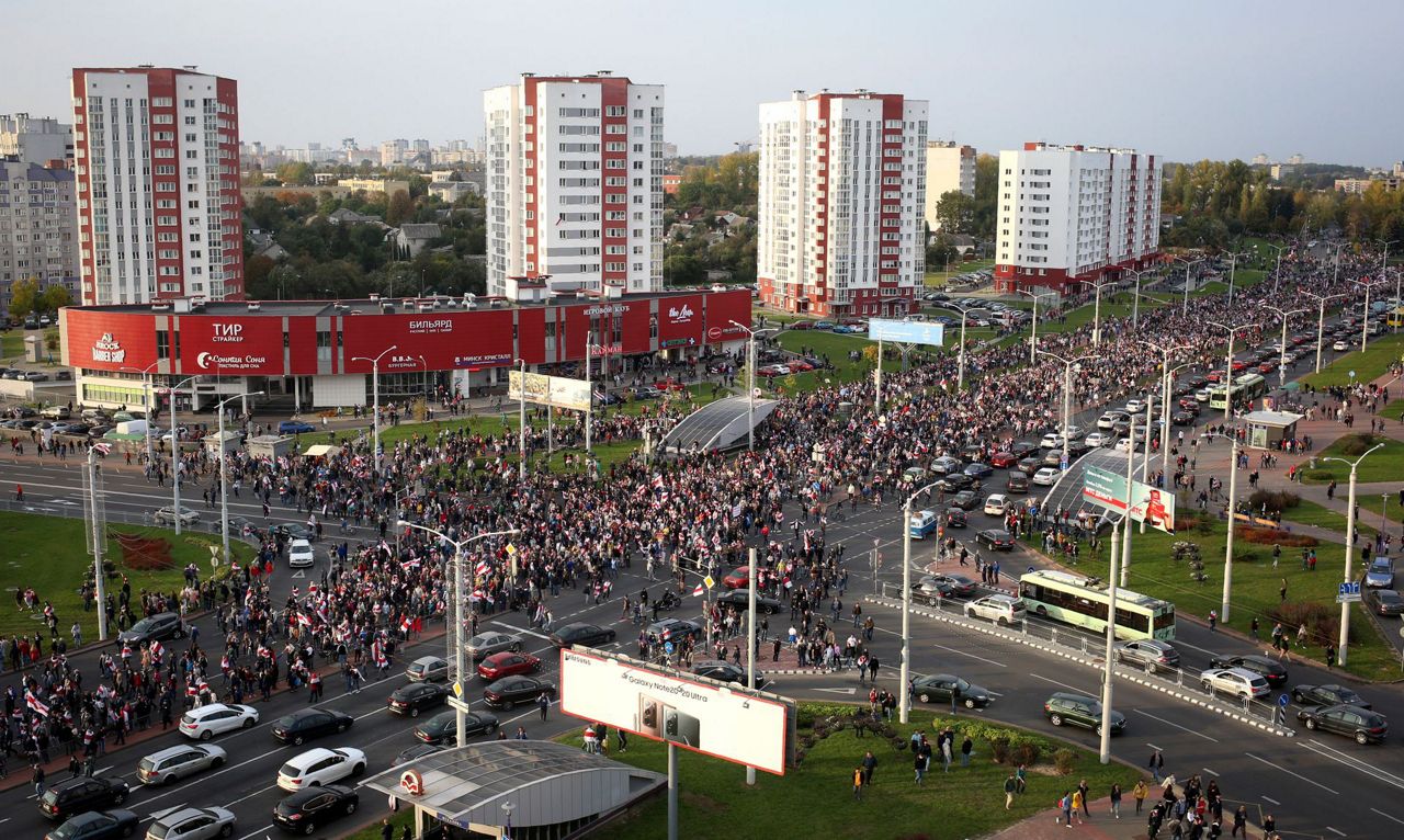 Over 100,000 protest in Belarus for 9th straight Sunday