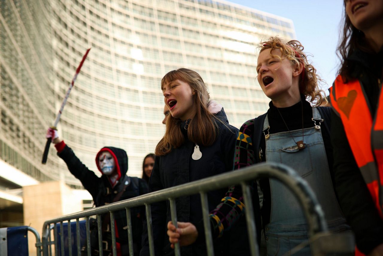 UK High Court says blanket ban on XR protests was unlawful