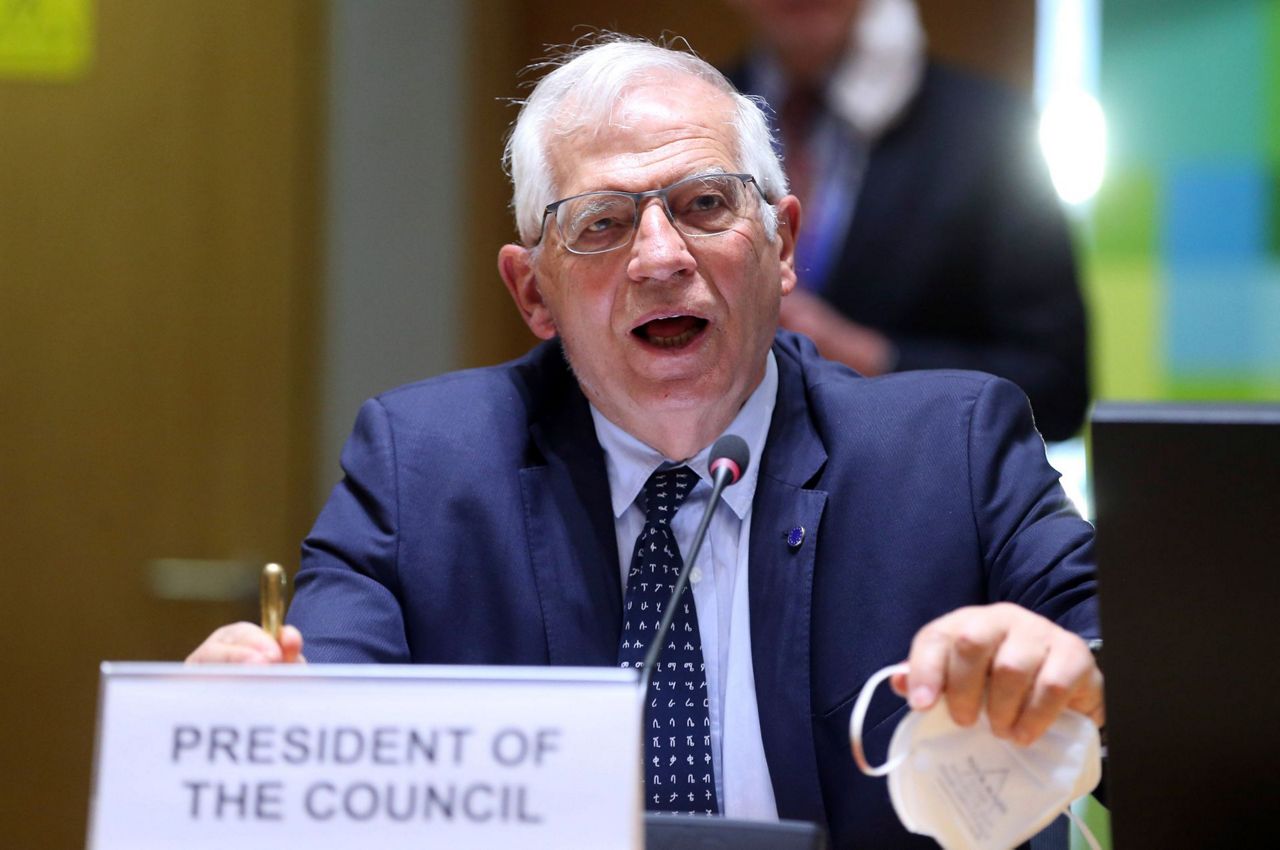 EU foreign ministers talk amid uproar over Ukraine, Navalny