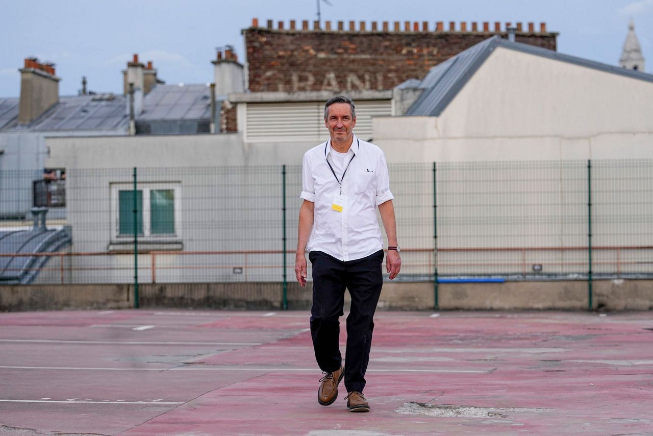 Belgian fashion designer Dries Van Noten is to step down at the end of June