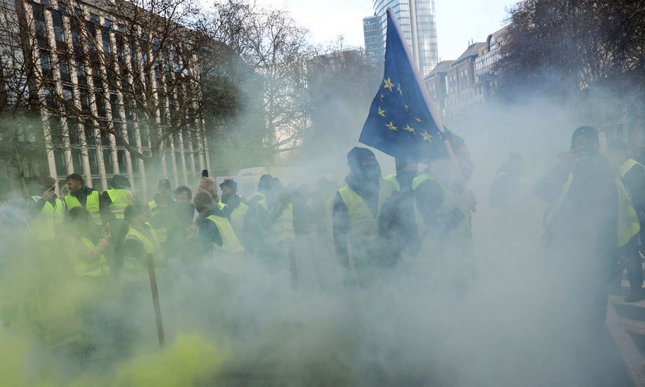 Brussels march mimics 'yellow jacket' France protests