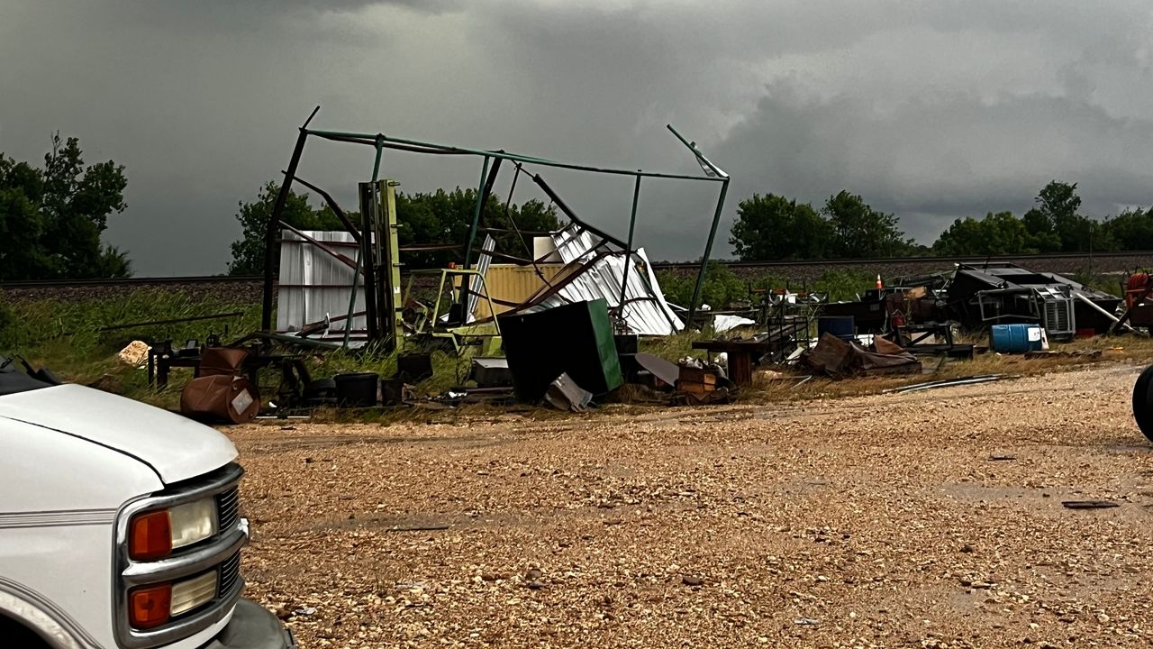 Tornado hits Temple, leaving thousands without power