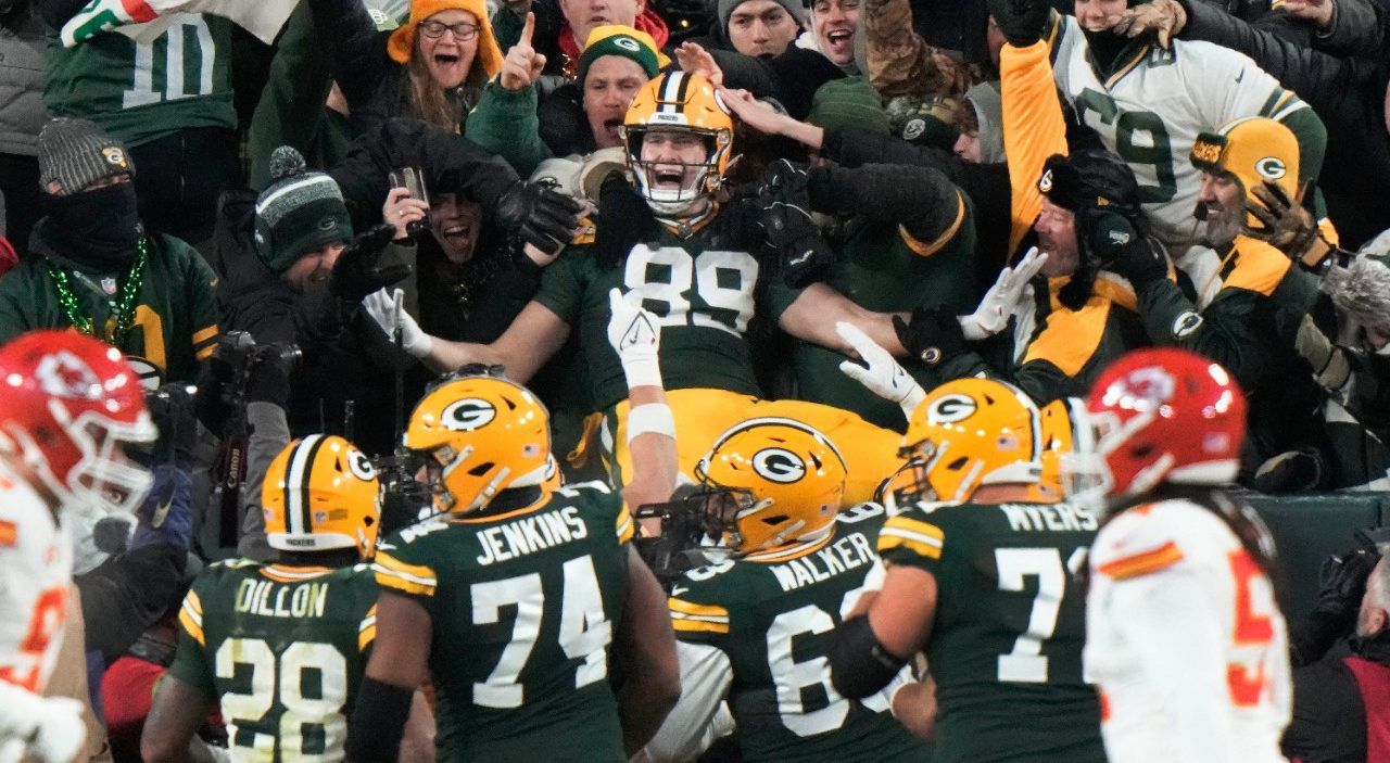 As the Packers build momentum, fans are gaining confidence