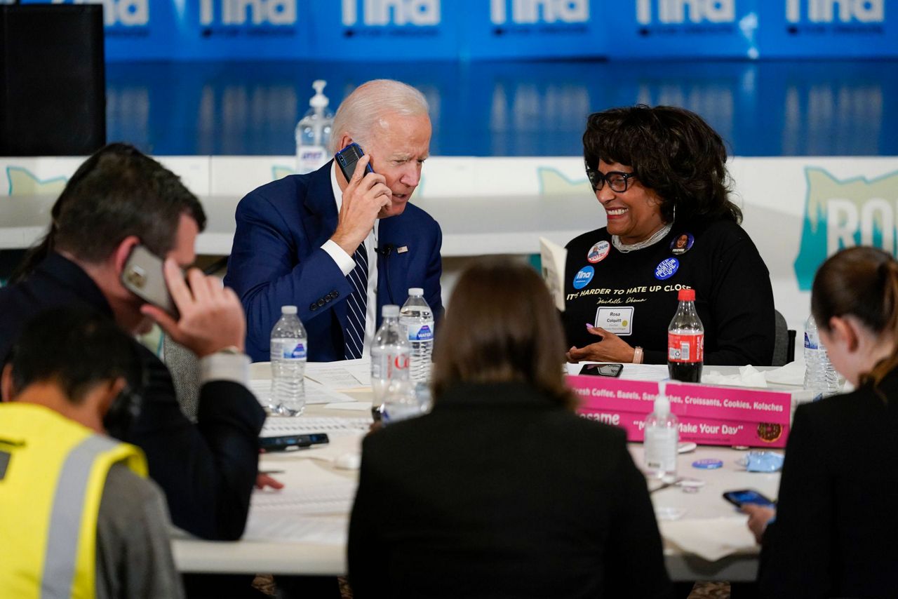 A GOP gov in liberal Oregon? Dems sound alarm on 'spoiler'