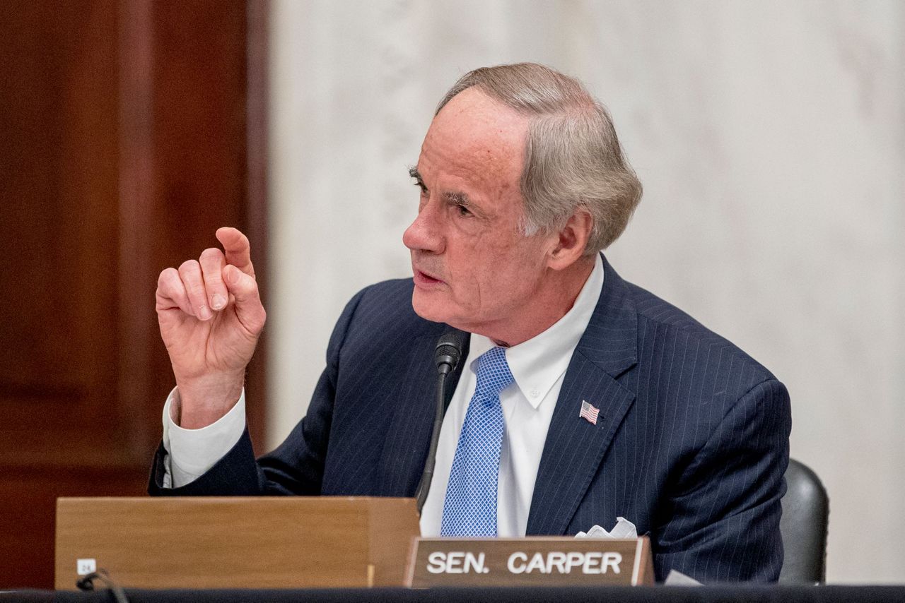 Carper urges tough US rules barring gas-powered cars by 2035