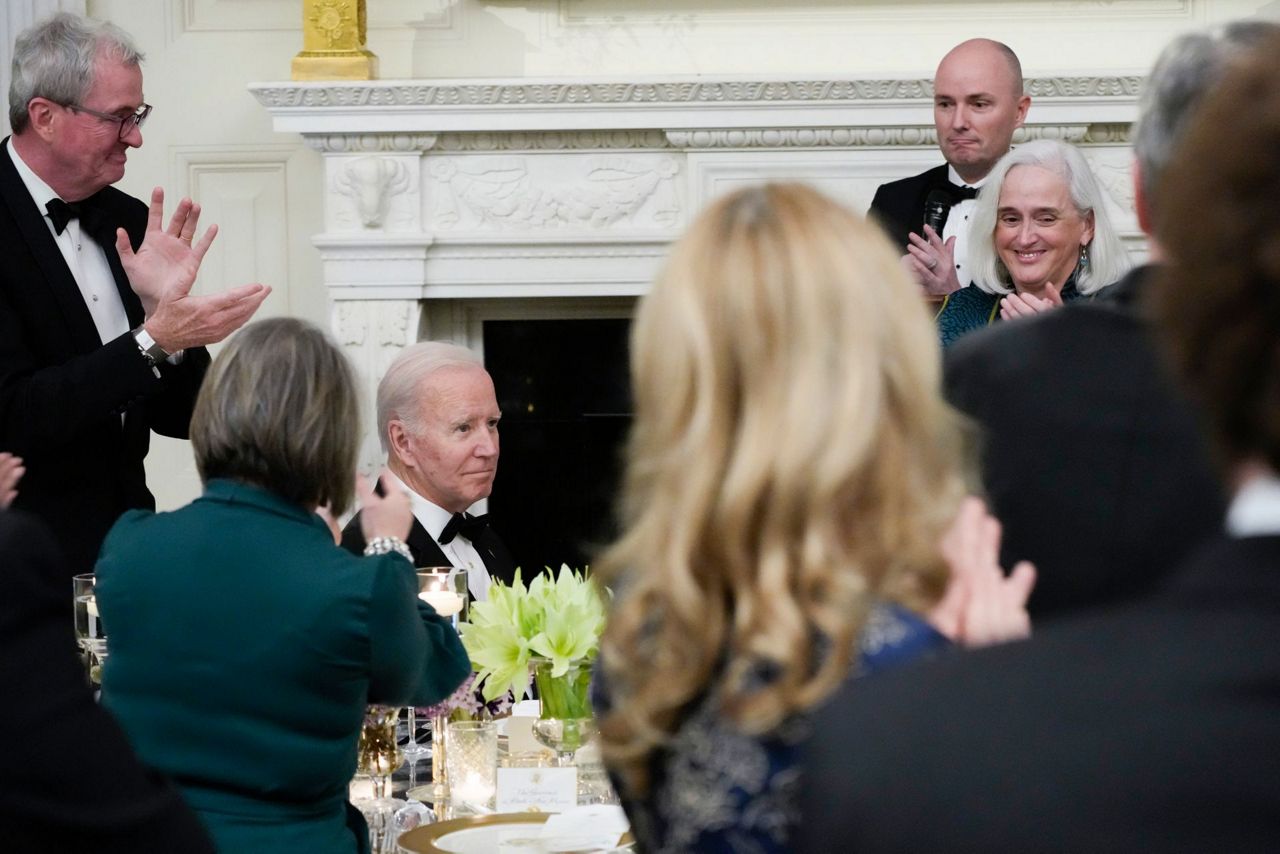 Biden hosts GOP, Dem governors at White House for dinner