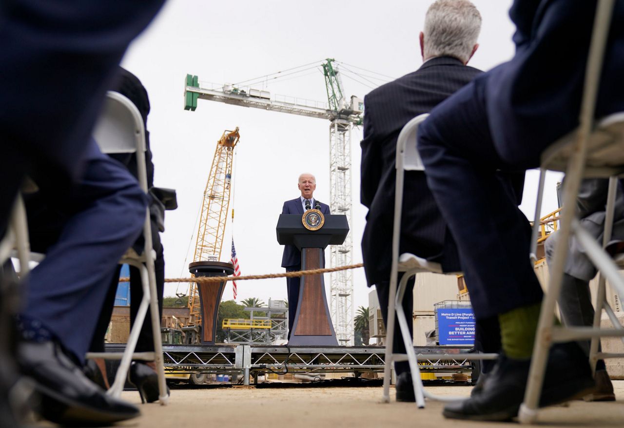 White House aims to speed-up pace of building infrastructure
