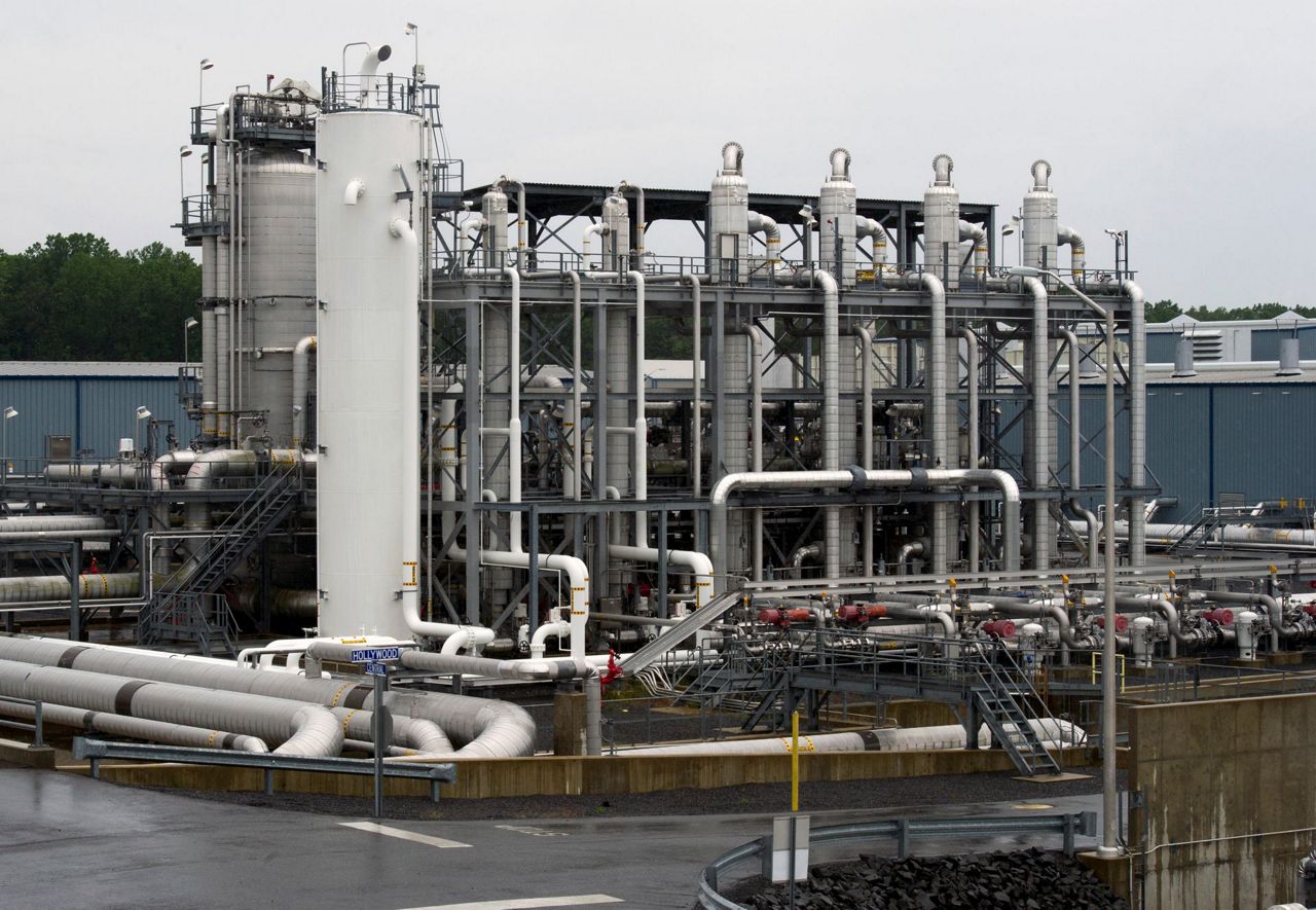 Biden delays consideration of new natural gas export terminals ...