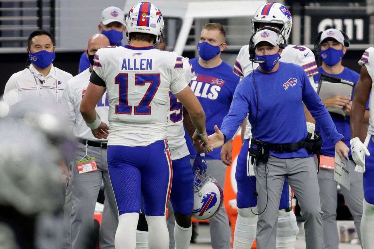 Bills remain undefeated, top Raiders in Las Vegas, 30-23
