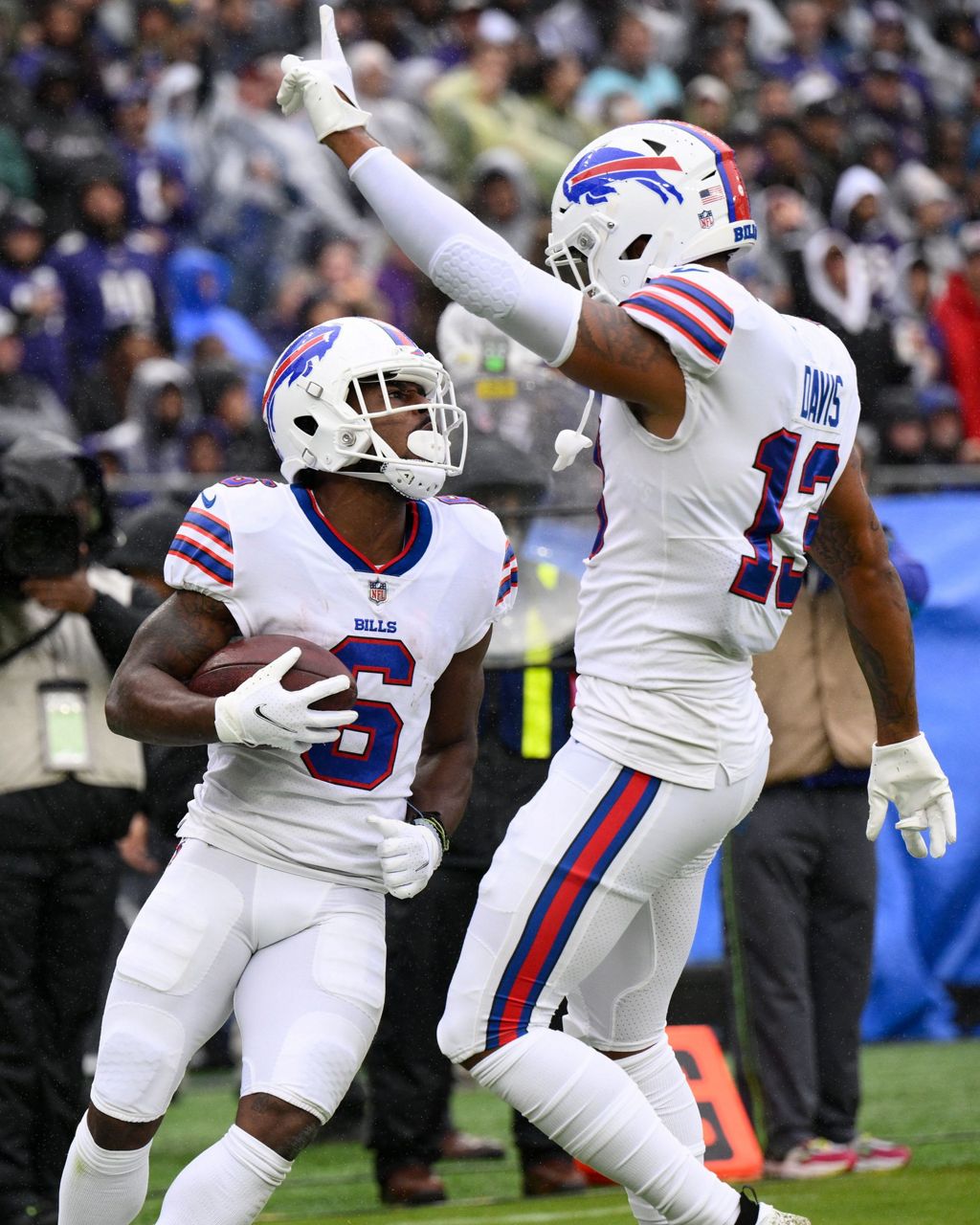 4th-down stop, last-second kick lift Bills past Ravens 23-20