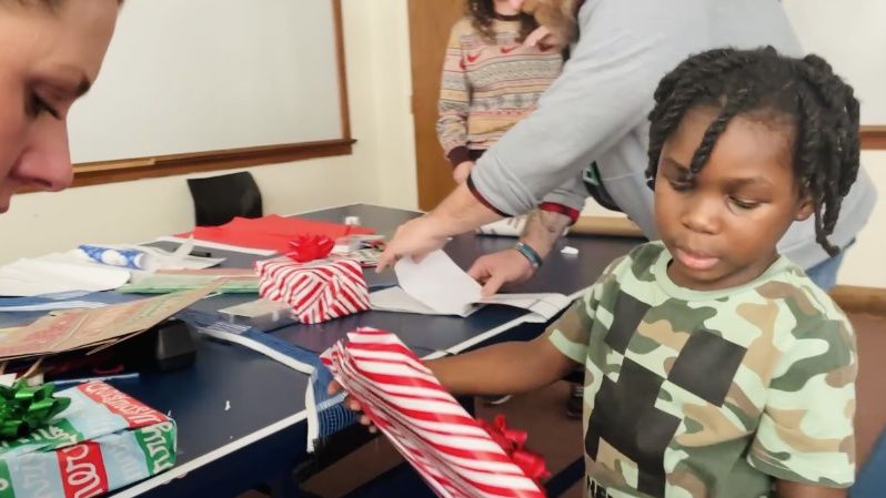 Bird/Morgan School sets up free holiday store