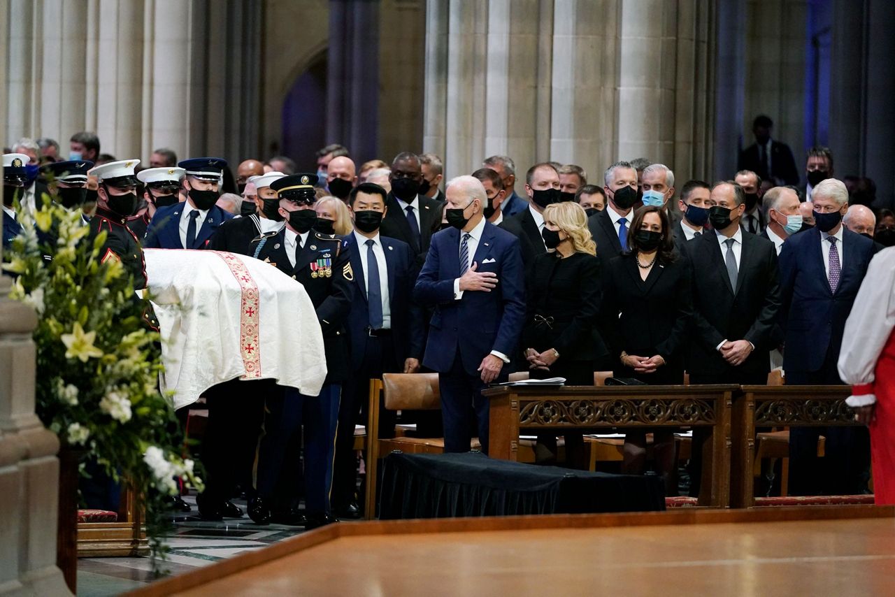 Bob Dole remembered as 'giant of our time and of all time'