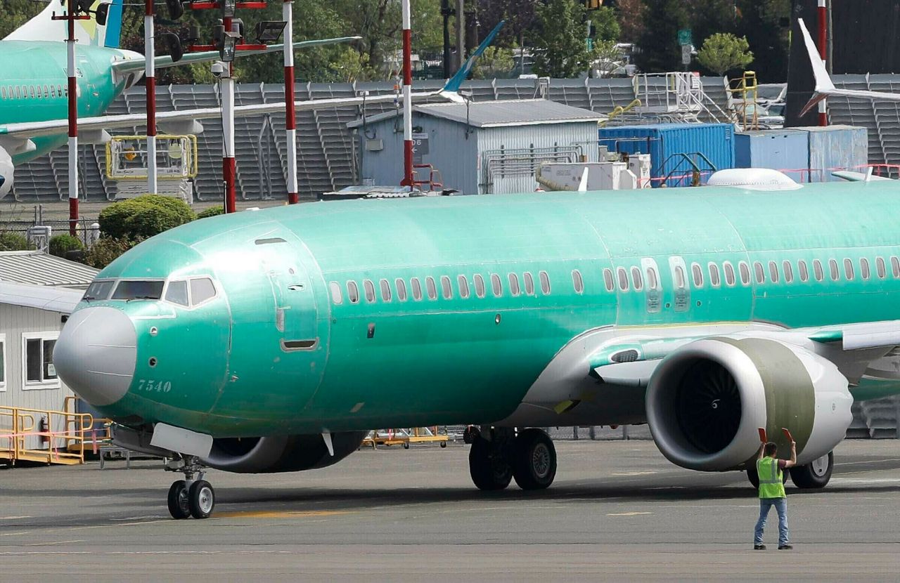 AP Sources: Boeing changing Max software to use 2 computers