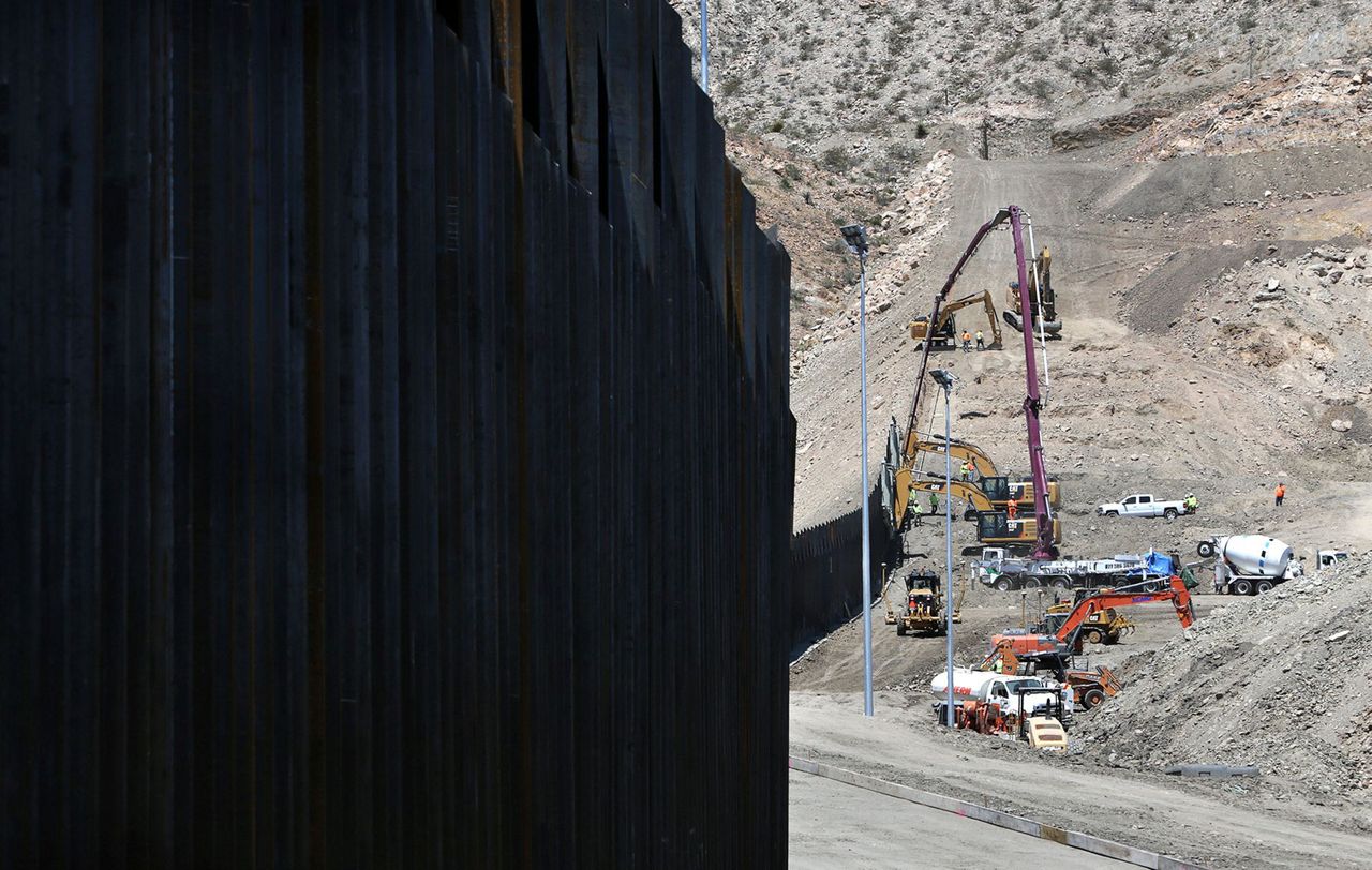Group building privately funded border wall plans to expand