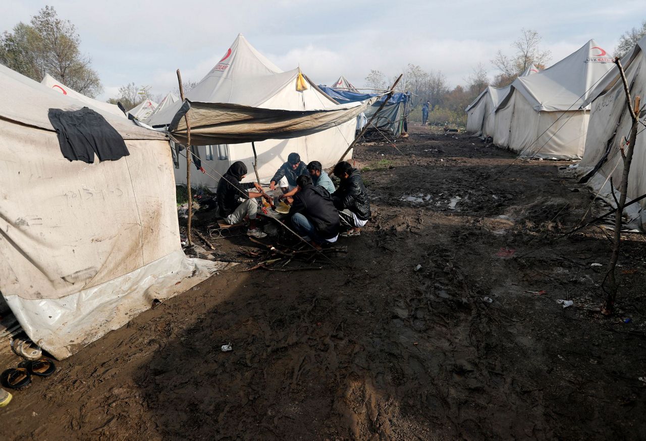 Rights group: Bosnian migrant camp “dangerous and inhumane”