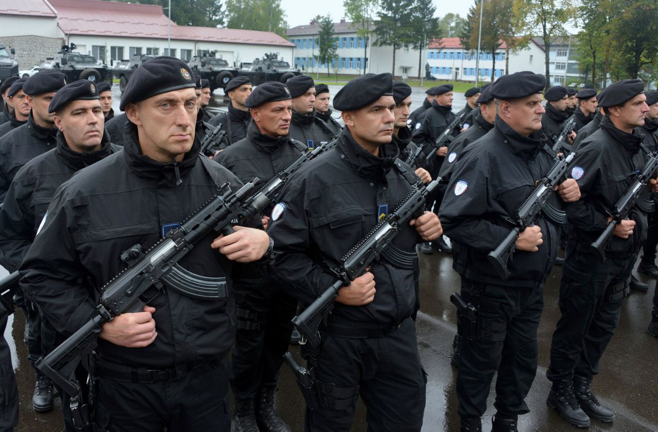 Bosnian Serbs show off special police unit, fueling tensions