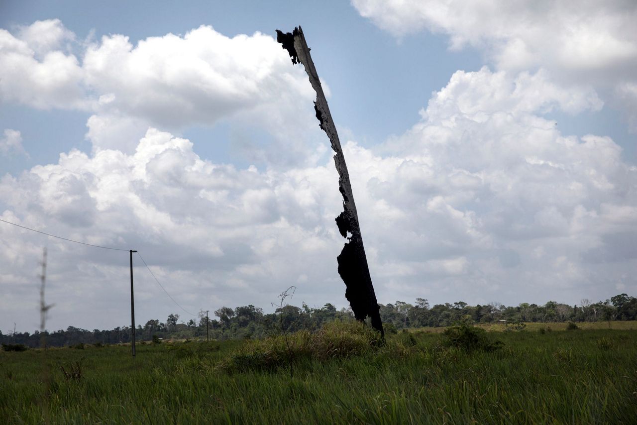 Arrows and smartphones: daily life of Amazon Tembe tribe