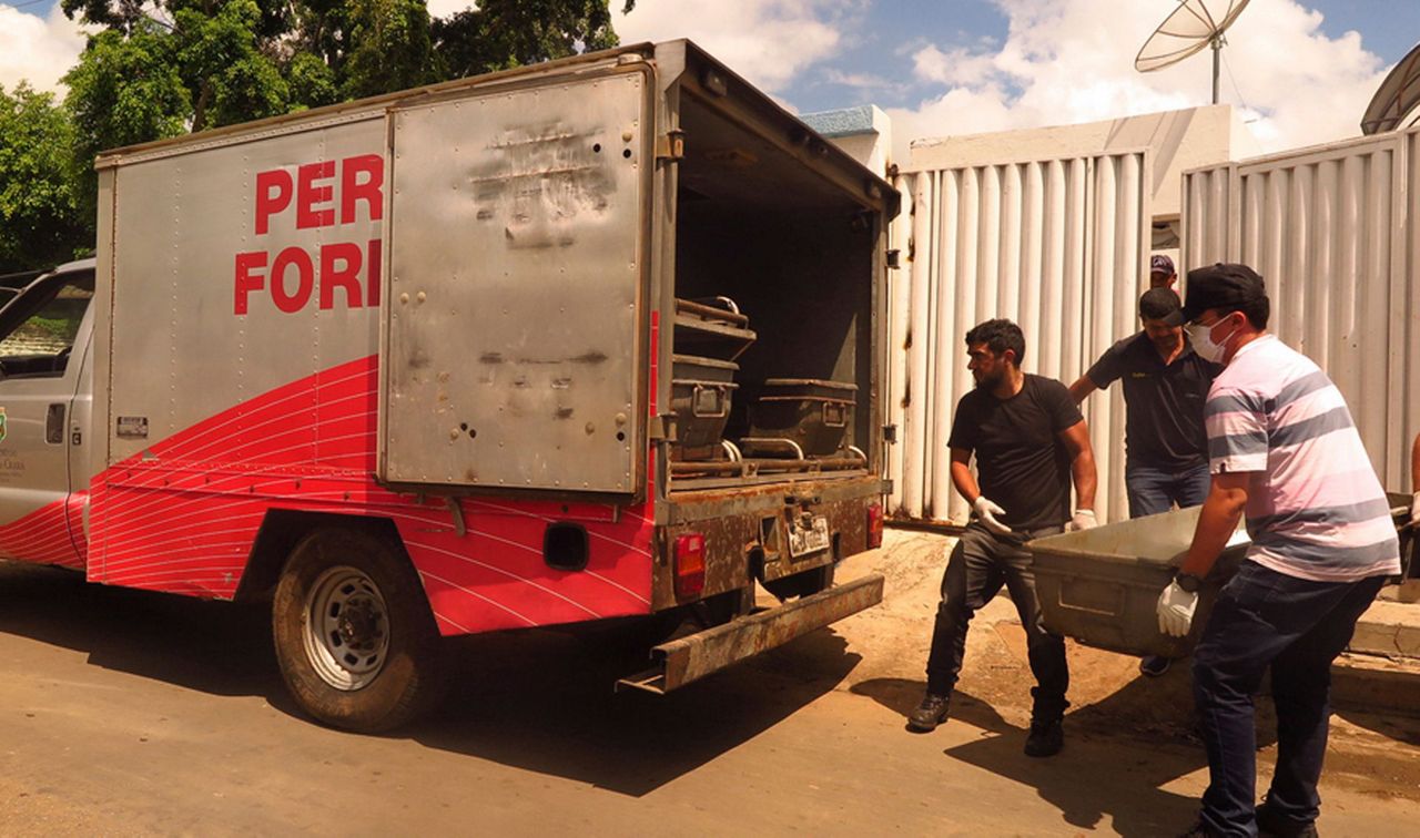 Death toll rises to 14 after bank robbery attempts in Brazil