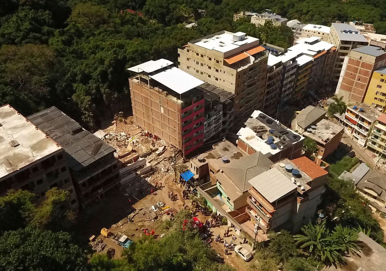2 buildings collapse in Rio de Janeiro, injuries unknown
