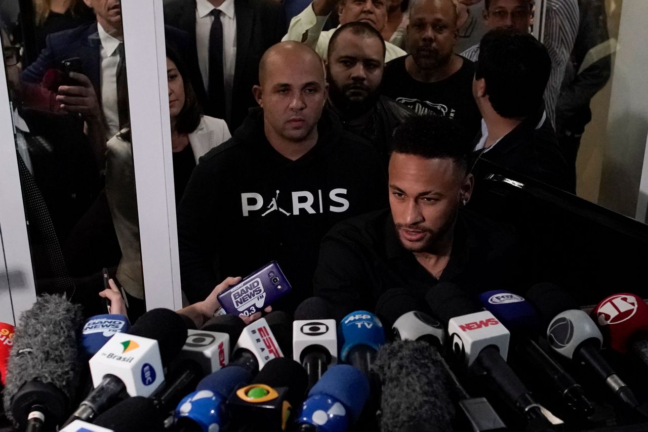 Neymar's accuser testifies to Sao Paulo police in rape case