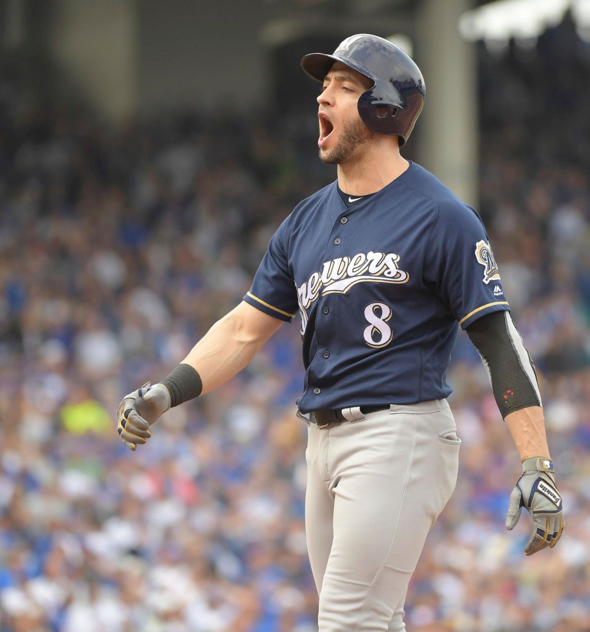 Yelich, Brewers beat Cubs 3-1 for NL Central title