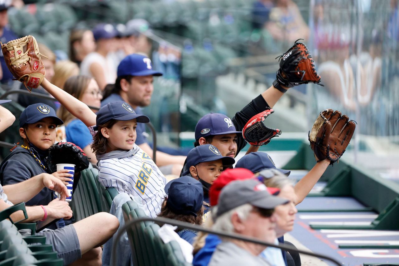 Welcome back, fans! MLB openers bring Soto, Tatis and crowds