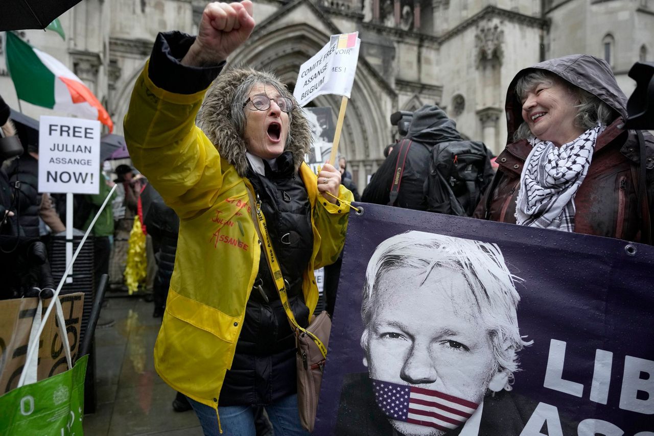 Lawyers for the US tell a UK court why WikiLeaks’ Julian Assange should ...