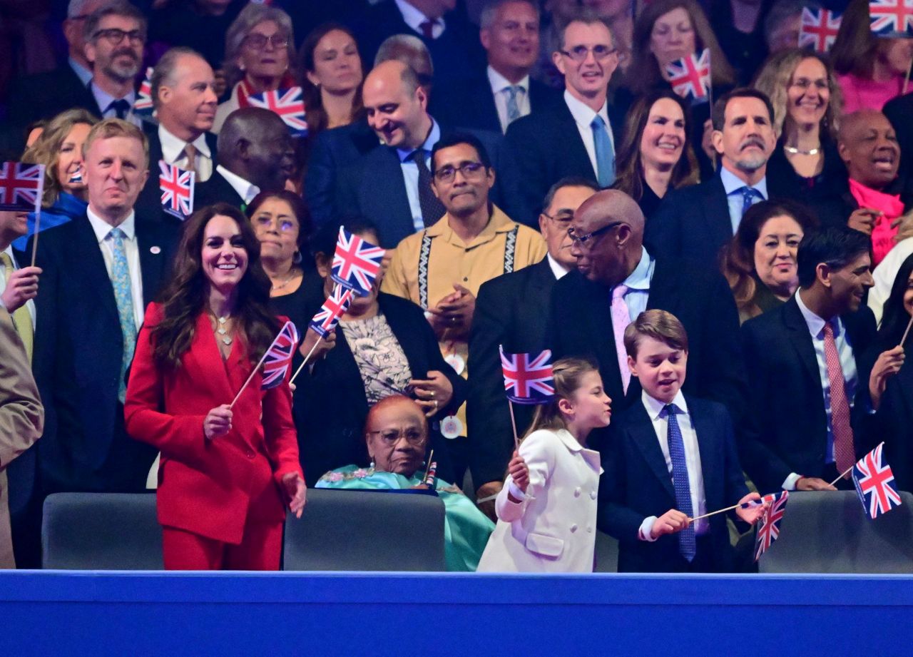 'Big lunch' follows big coronation celebrating King Charles