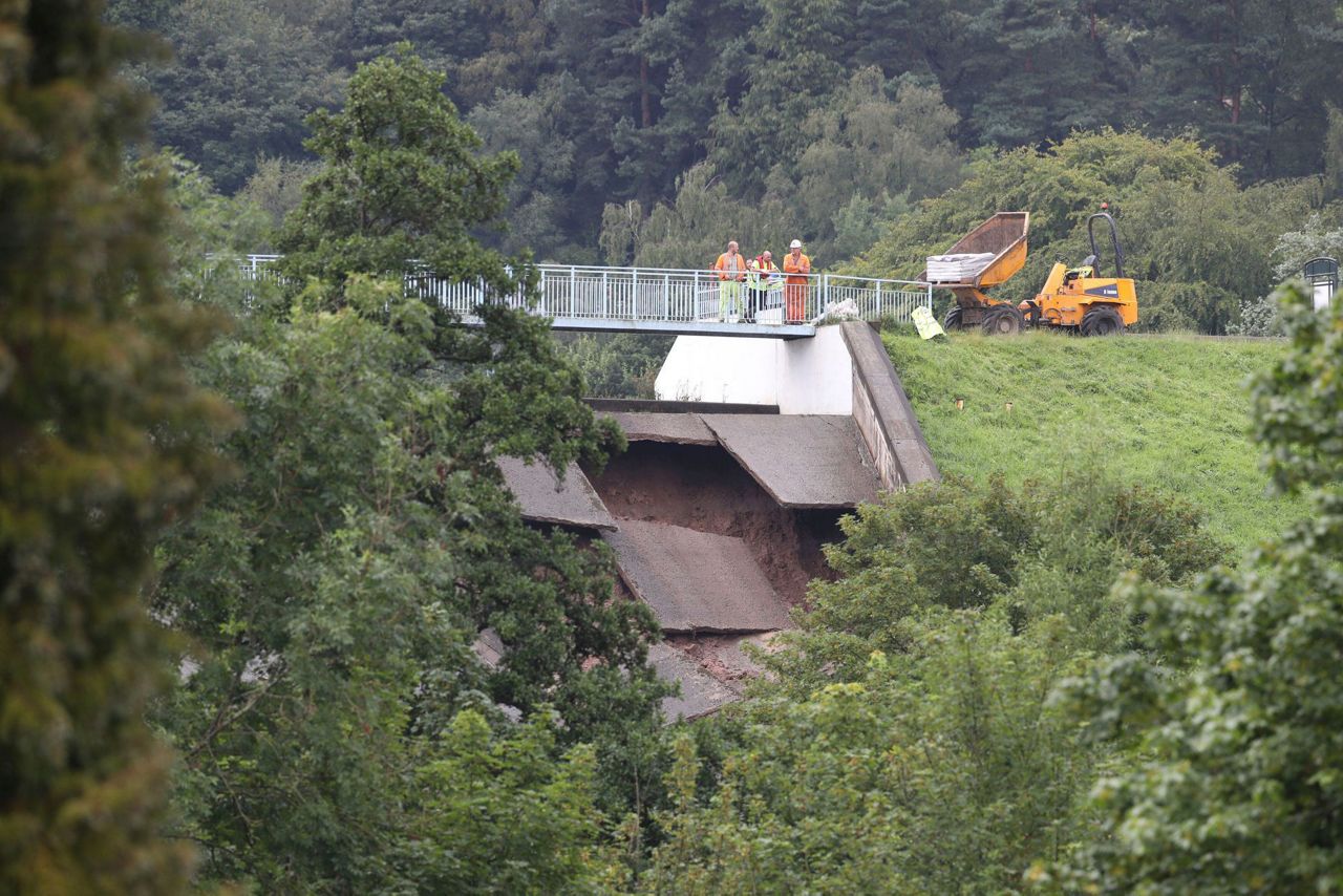 UK town evacuated over fears of dam collapse