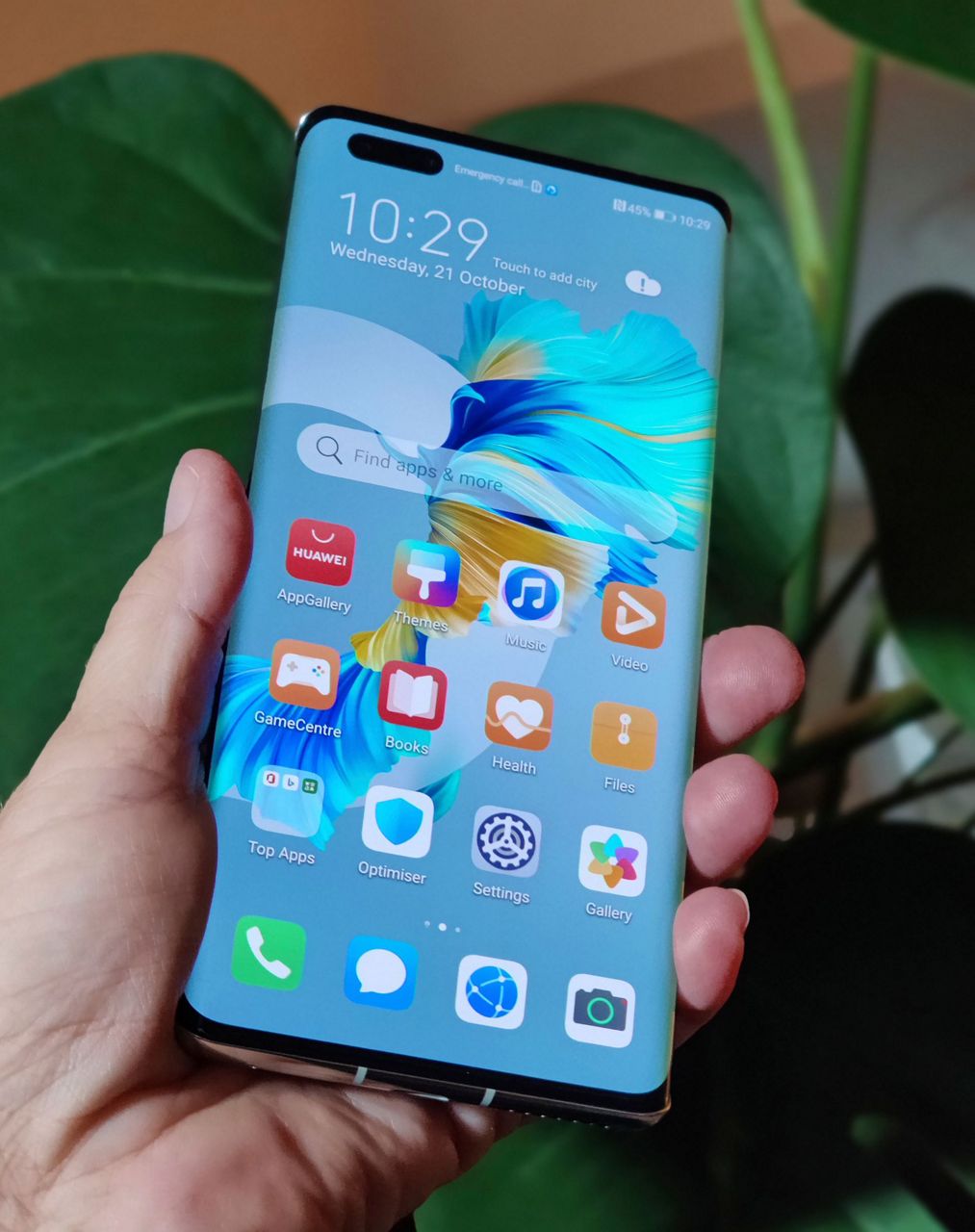 New Huawei phone comes at crucial time for Chinese company