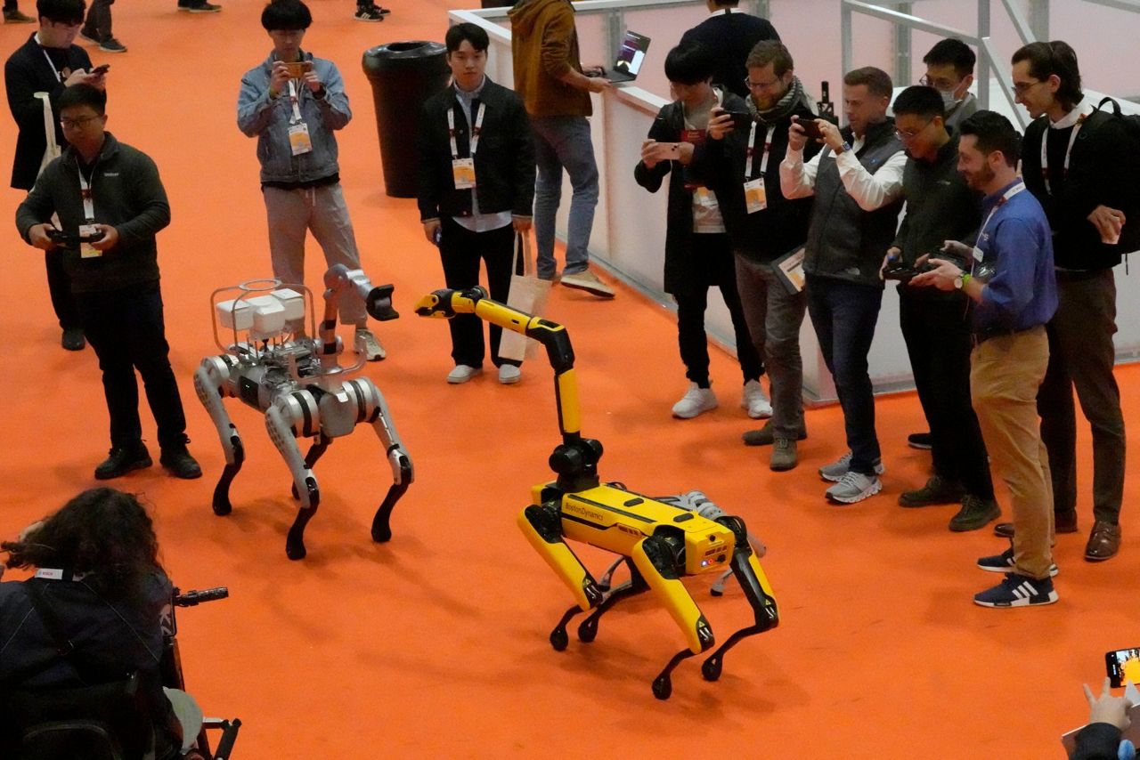 What's new in robots? An AI-powered humanoid machine that writes poems