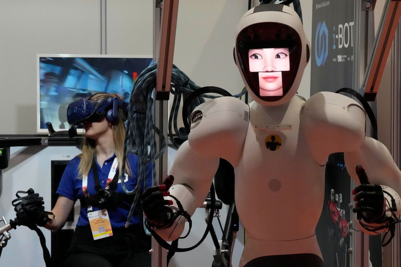 What's new in robots? An AI-powered humanoid machine that writes poems