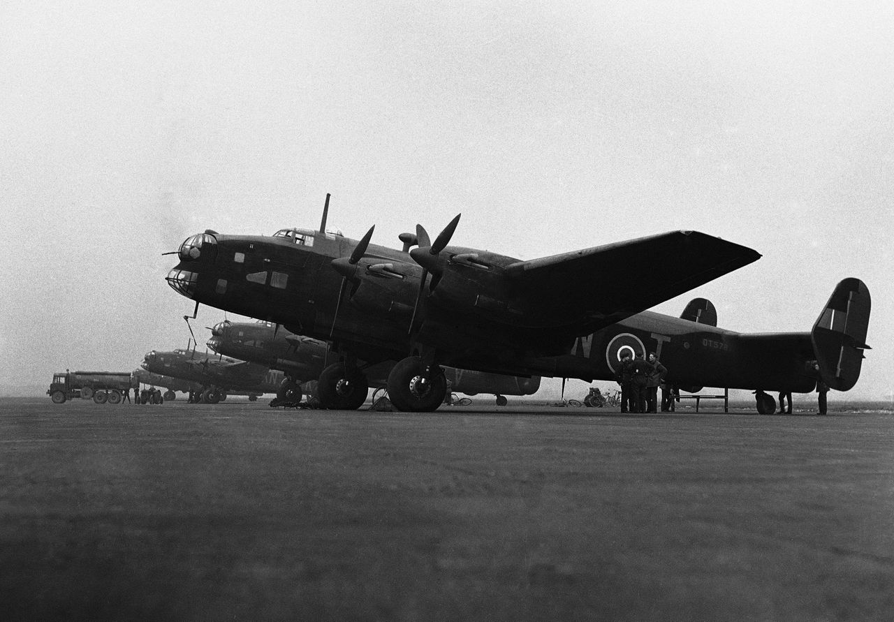 Stories of UK's disappearing World War II generation