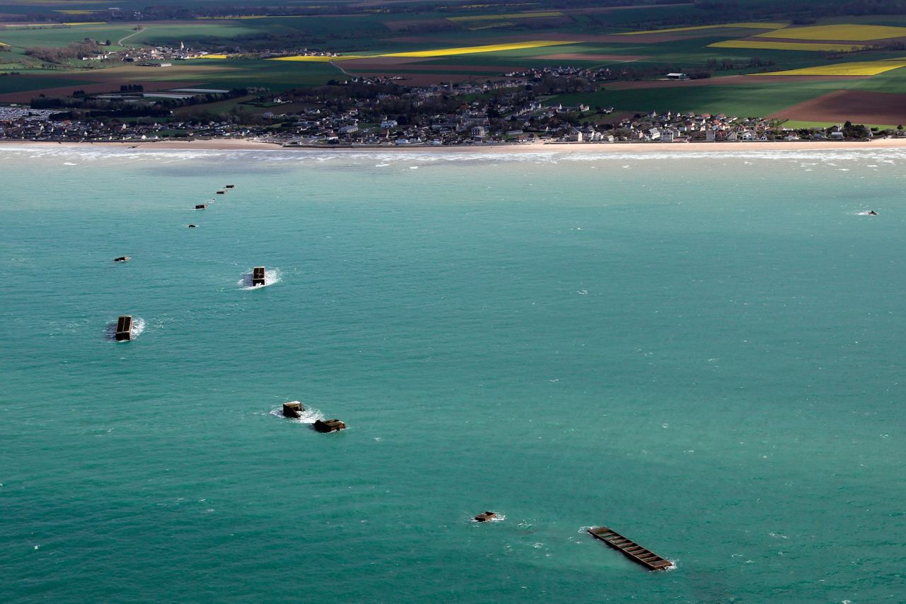 Stories of UK's disappearing World War II generation