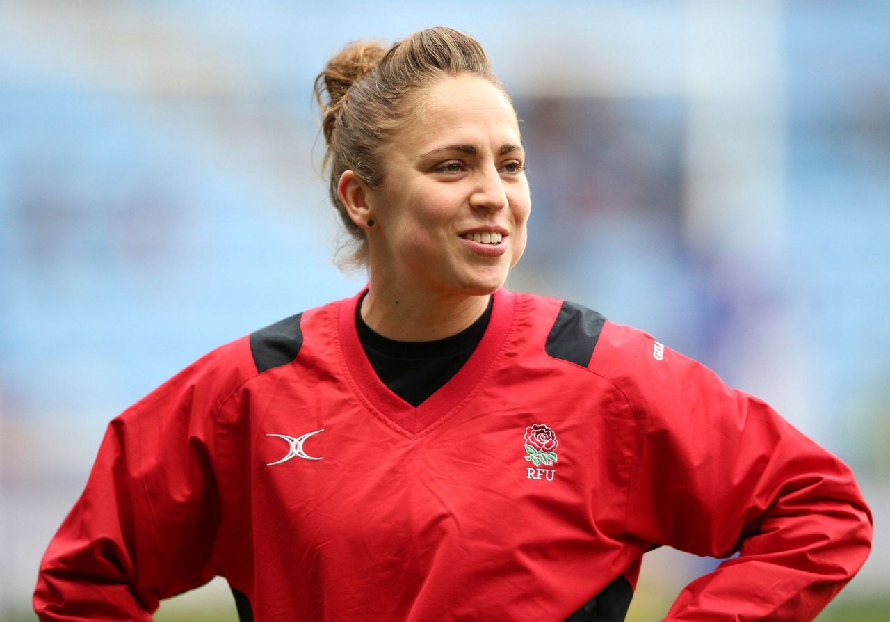 Sara Cox 1st female to referee top-flight English rugby game
