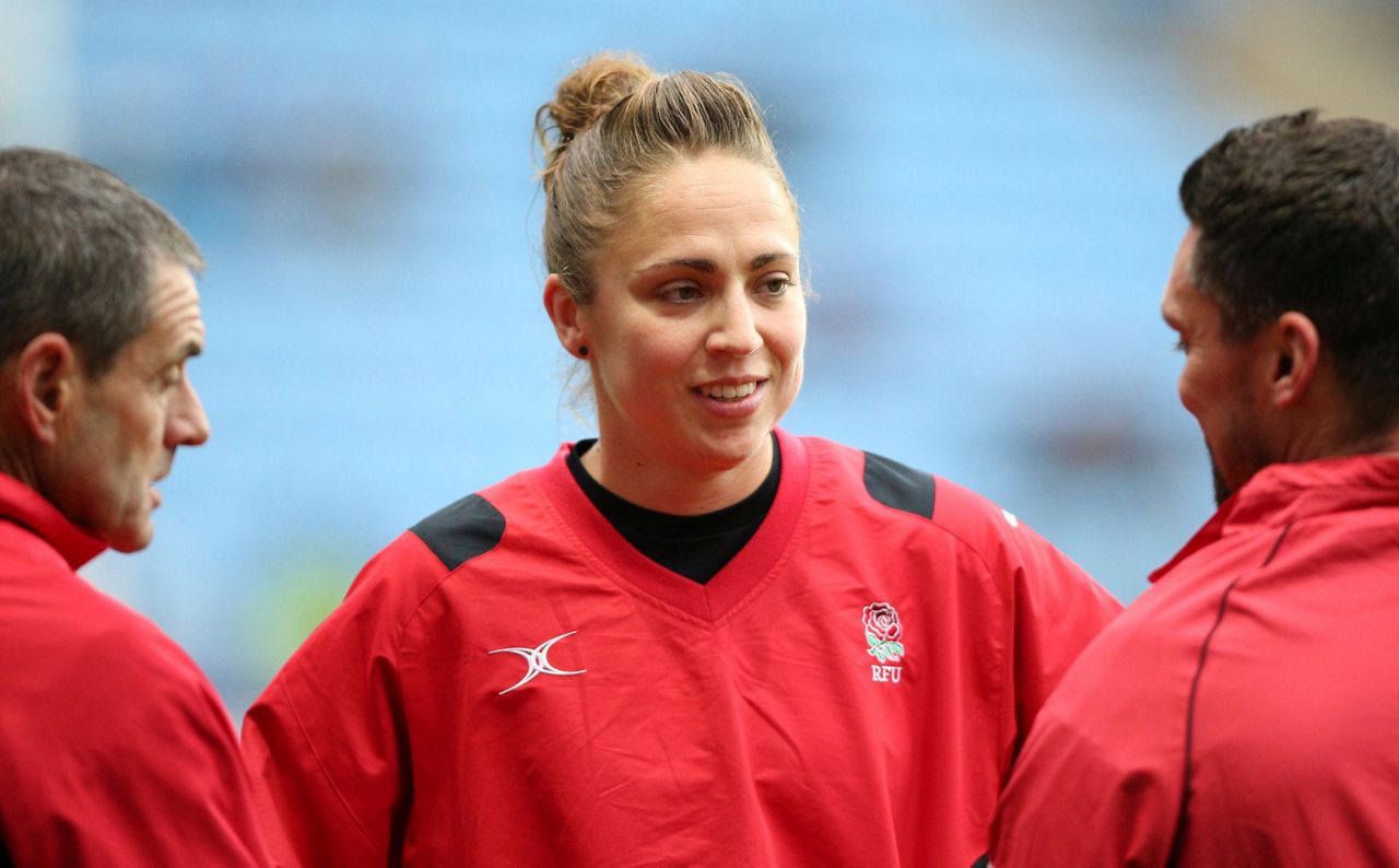 Sara Cox 1st female to referee top-flight English rugby game