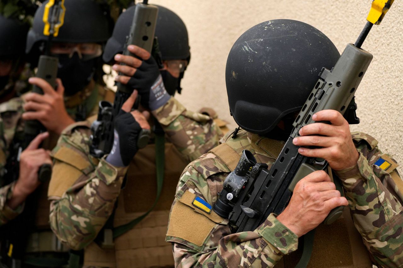 Urban combat and beyond: Ukrainian recruits get UK training