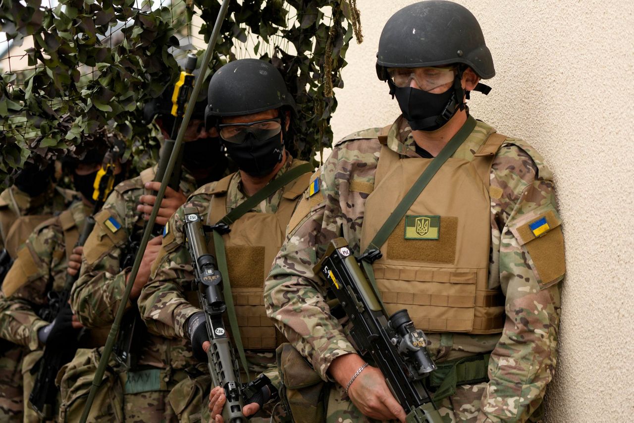 Urban combat and beyond: Ukrainian recruits get UK training