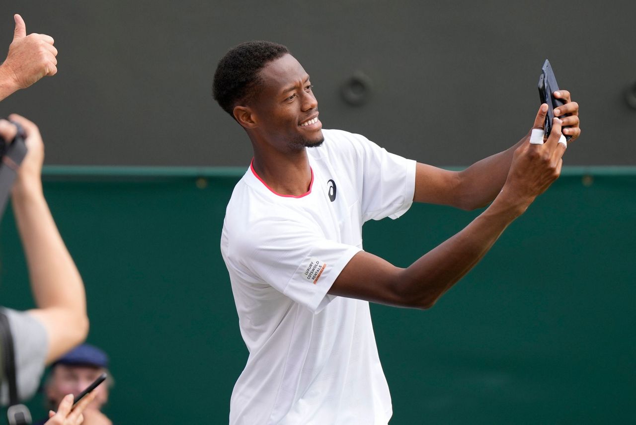American Eubanks stuns Tsitsipas at Wimbledon to reach his first Grand ...