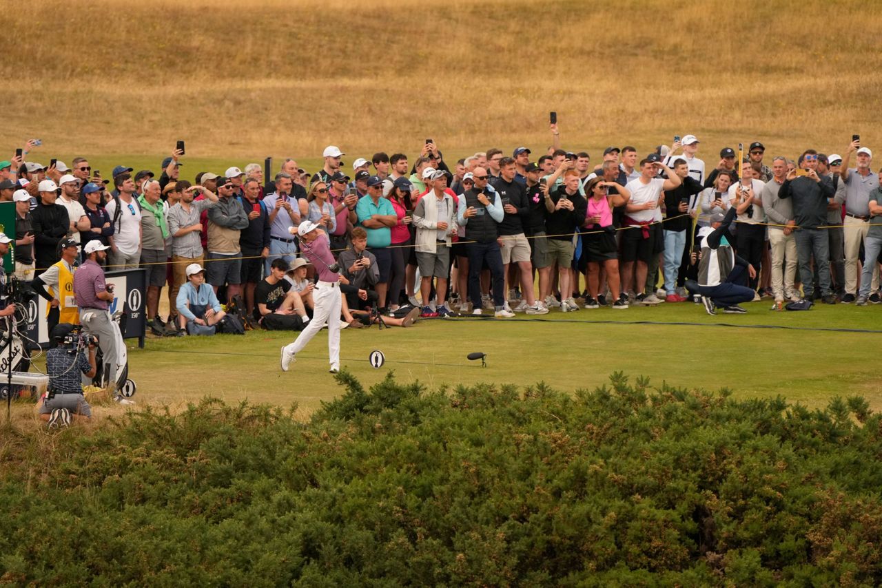Smith rallies to beat McIlroy at British Open for 1st major